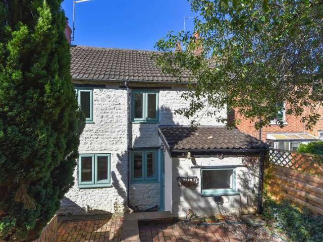 2 Bedroom Cottage House