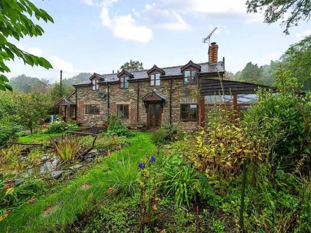 2 Bedroom Cottage House
