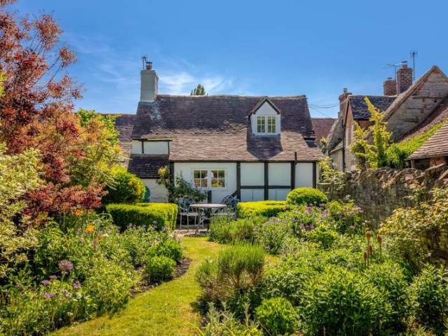 2 Bedroom Cottage House