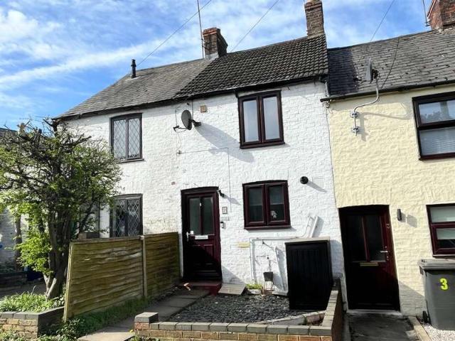 2 Bedroom Cottage House