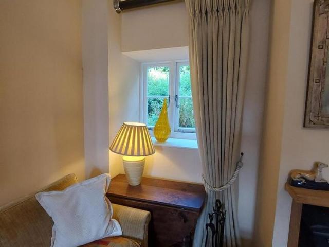 2 bedroom country house to rent