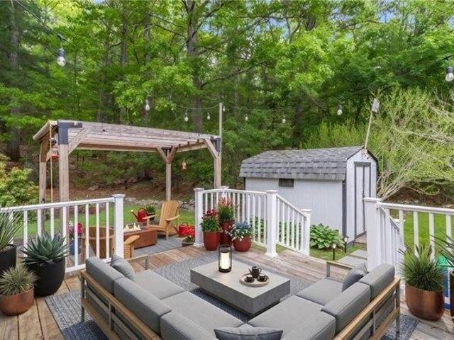 2 bedroom, Coventry RI 02816 104650156