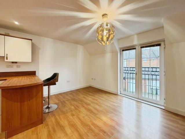 2 bedroom coach house for rent in Coach House Repton Park, TN23