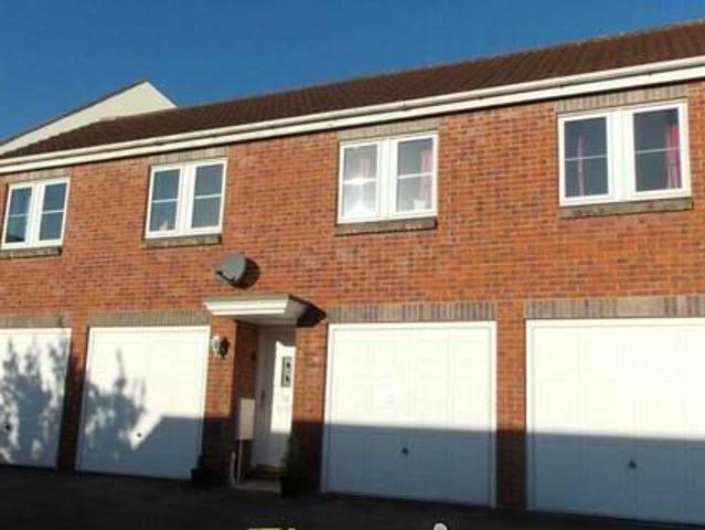2 bedroom coach house for rent in Henley Way Frome BA11