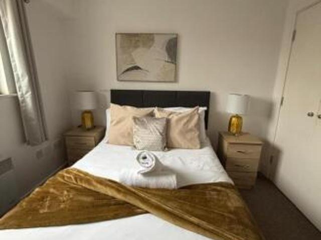 2 bedroom coach house for rent in Queen Street, Cardiff, CF10