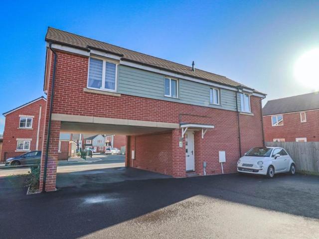 2 bedroom coach house for sale