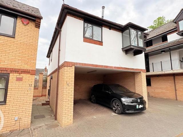 2 bedroom coach house for sale