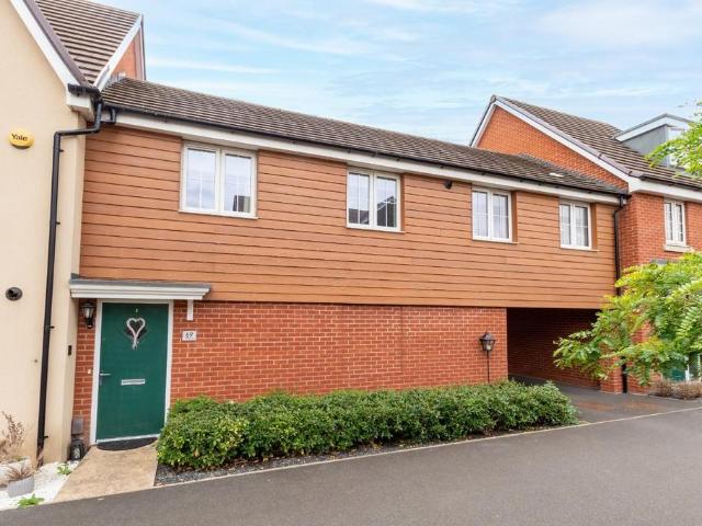 2 bedroom coach house for sale