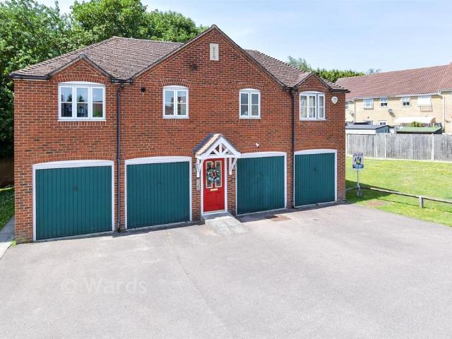 2 bedroom coach house for sale