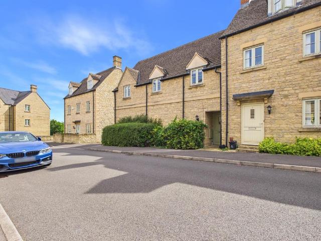 2 bedroom coach house for sale