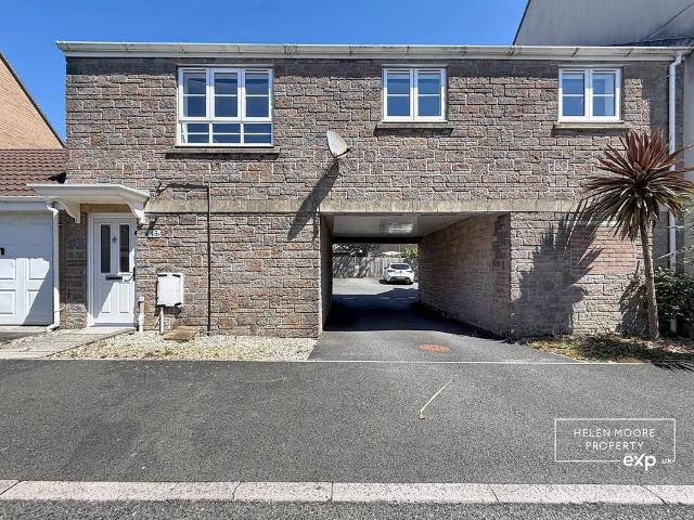 2 bedroom coach house for sale
