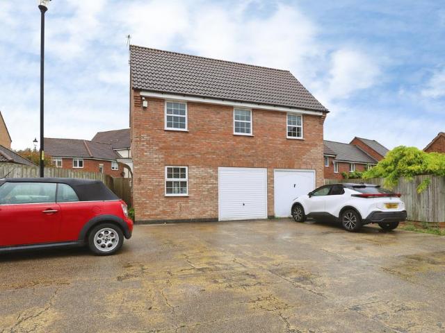 2 bedroom coach house for sale