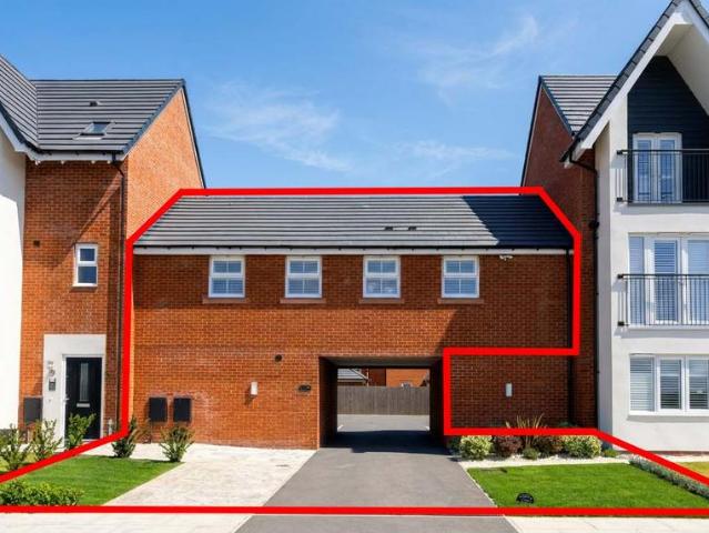 2 bedroom coach house for sale