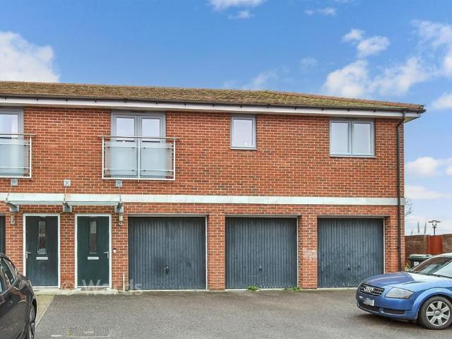 2 bedroom coach house for sale