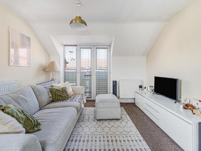 2 bedroom coach house for sale