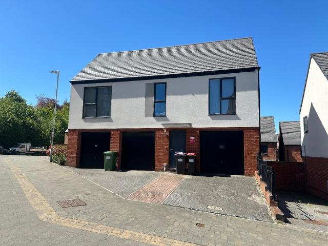 2 bedroom coach house for sale