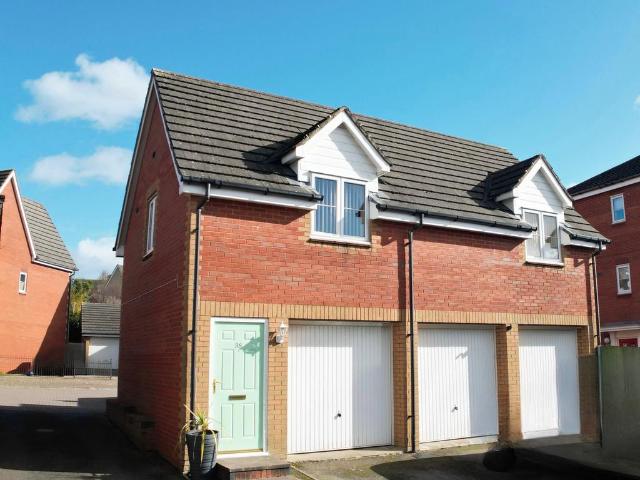 2 bedroom coach house for sale