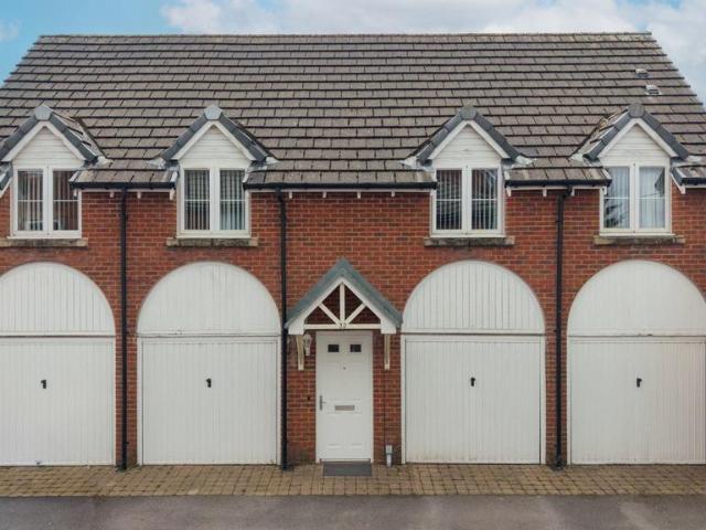 2 bedroom coach house for sale