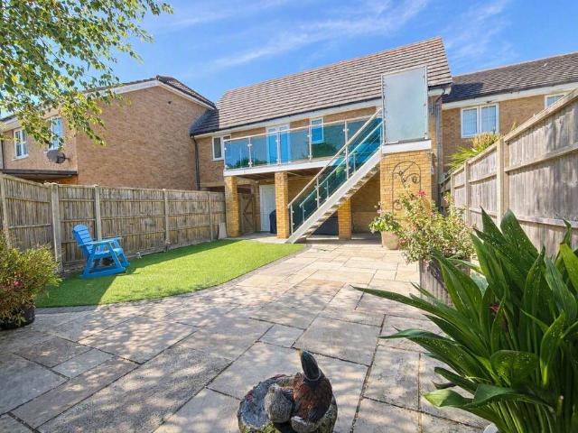 2 bedroom coach house for sale