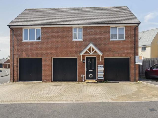 2 bedroom coach house for sale