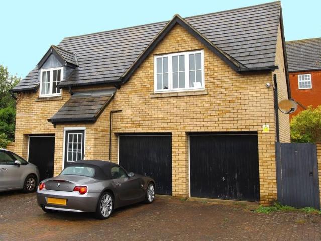 2 bedroom coach house for sale