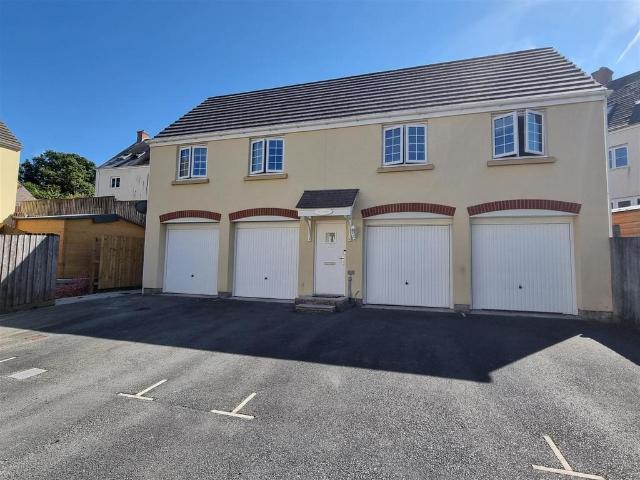 2 bedroom coach house for sale