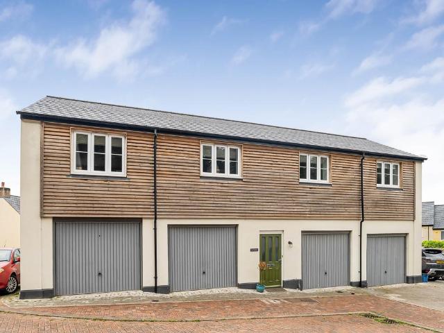 2 bedroom coach house for sale