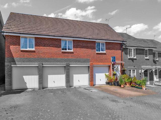 2 bedroom coach house for sale