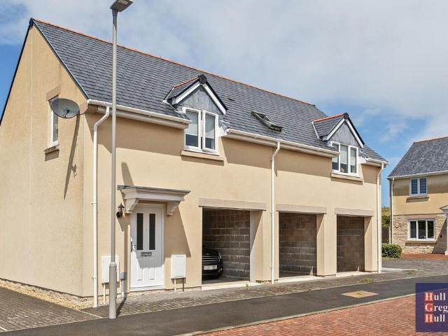 2 bedroom coach house for sale