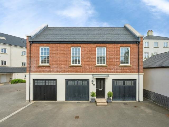 2 bedroom coach house for sale
