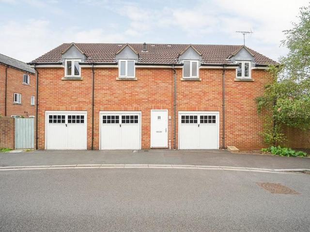 2 bedroom coach house for sale