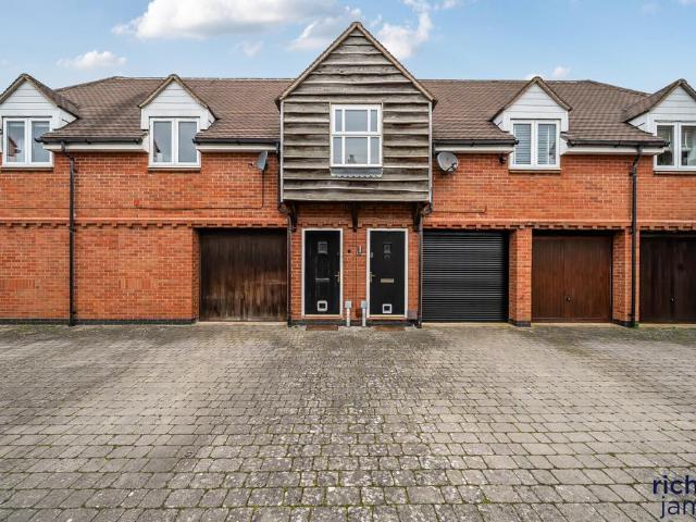 2 bedroom coach house for sale