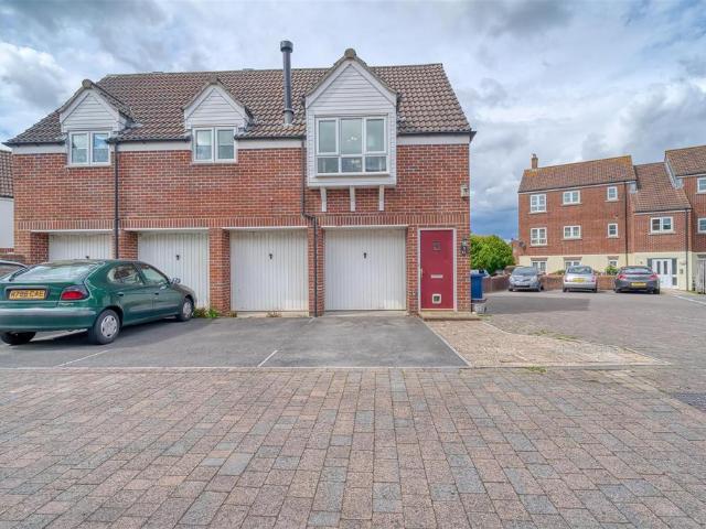 2 bedroom coach house for sale