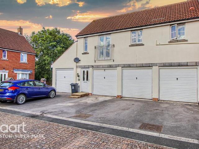 2 bedroom coach house for sale