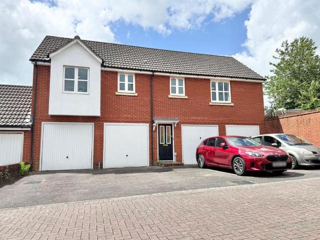 2 bedroom coach house for sale