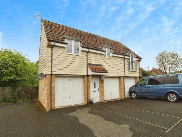 2 bedroom coach house for sale
