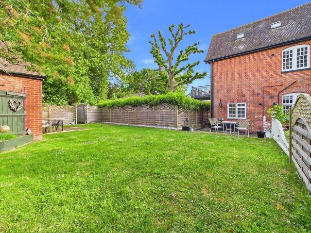 2 bedroom coach house for sale