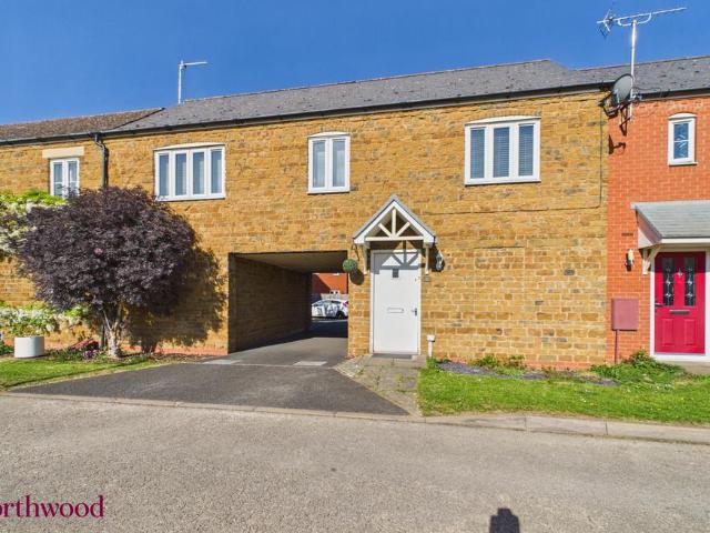 2 bedroom coach house for sale