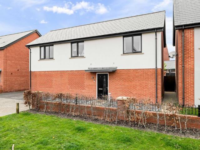 2 bedroom coach house for sale