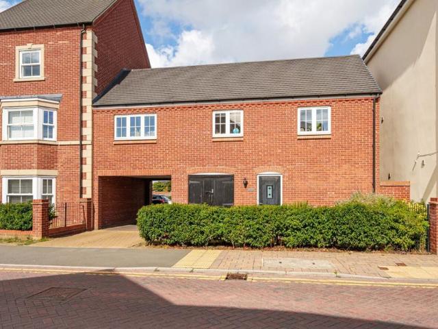 2 bedroom coach house for sale