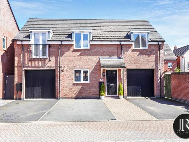 2 bedroom coach house for sale