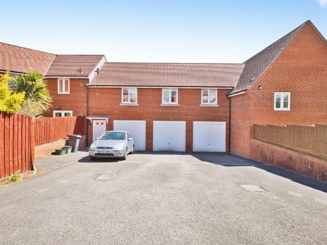2 bedroom coach house for sale