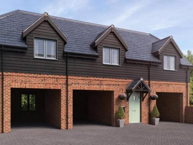 2 bedroom coach house for sale in 11 White Barrow Lane, Basingstoke, Hampshire, RG23