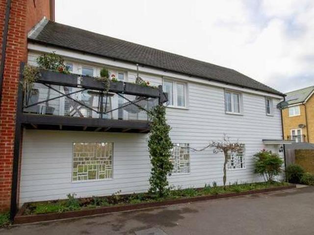 2 bedroom coach house for sale in Ashley Walk Church Crookham Fleet GU52