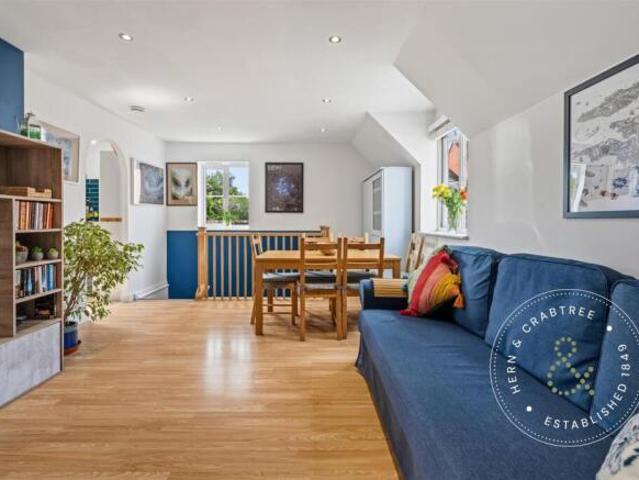 2 bedroom coach house for sale in Doe Close, Penylan, Cardiff, CF23