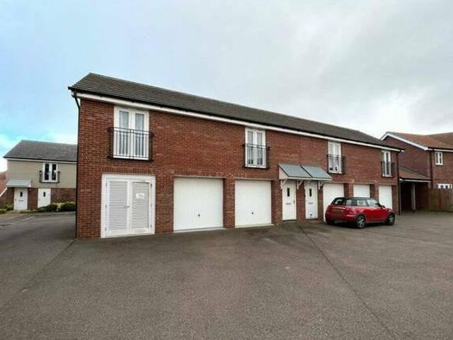 2 bedroom coach house for sale in Falcon Crescent Queens Hill NR8