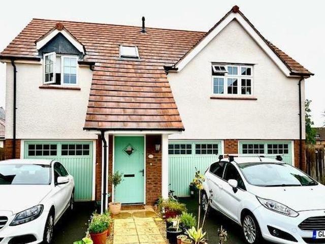 2 Bedroom Coach House For Sale In Frenchay, Bristol