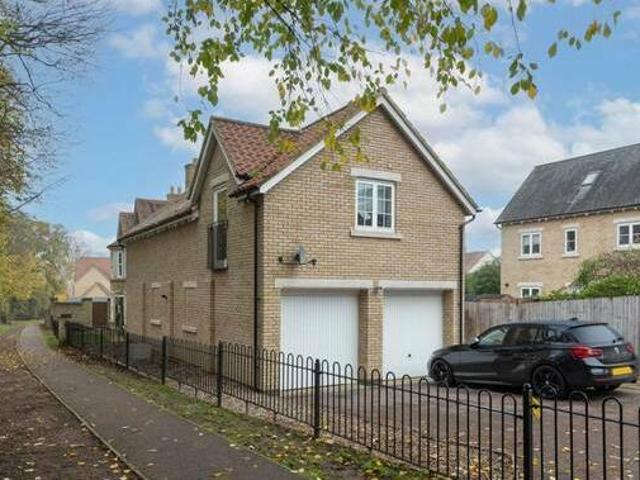2 bedroom coach house for sale in Heathcliff Avenue Fairfield Hitchin SG5 4EY SG5