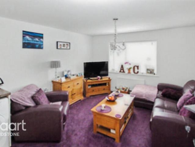 2 bedroom coach house for sale in Latter Road, Maidstone, ME17