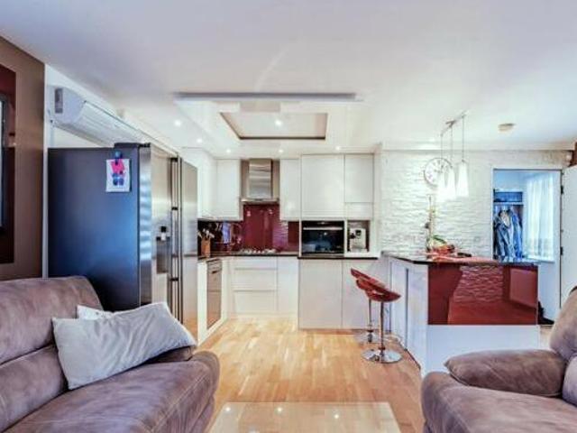 2 Bedroom Coach House For Sale In Stoke Park